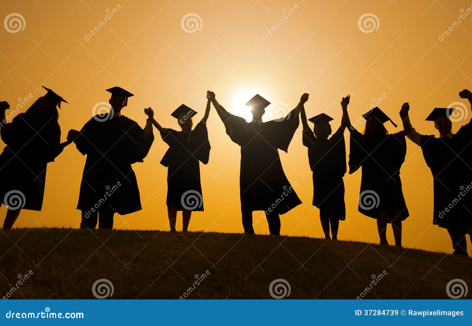 Siluetas De Estudiantes Graduados Imagen de archivo - Imagen de ...