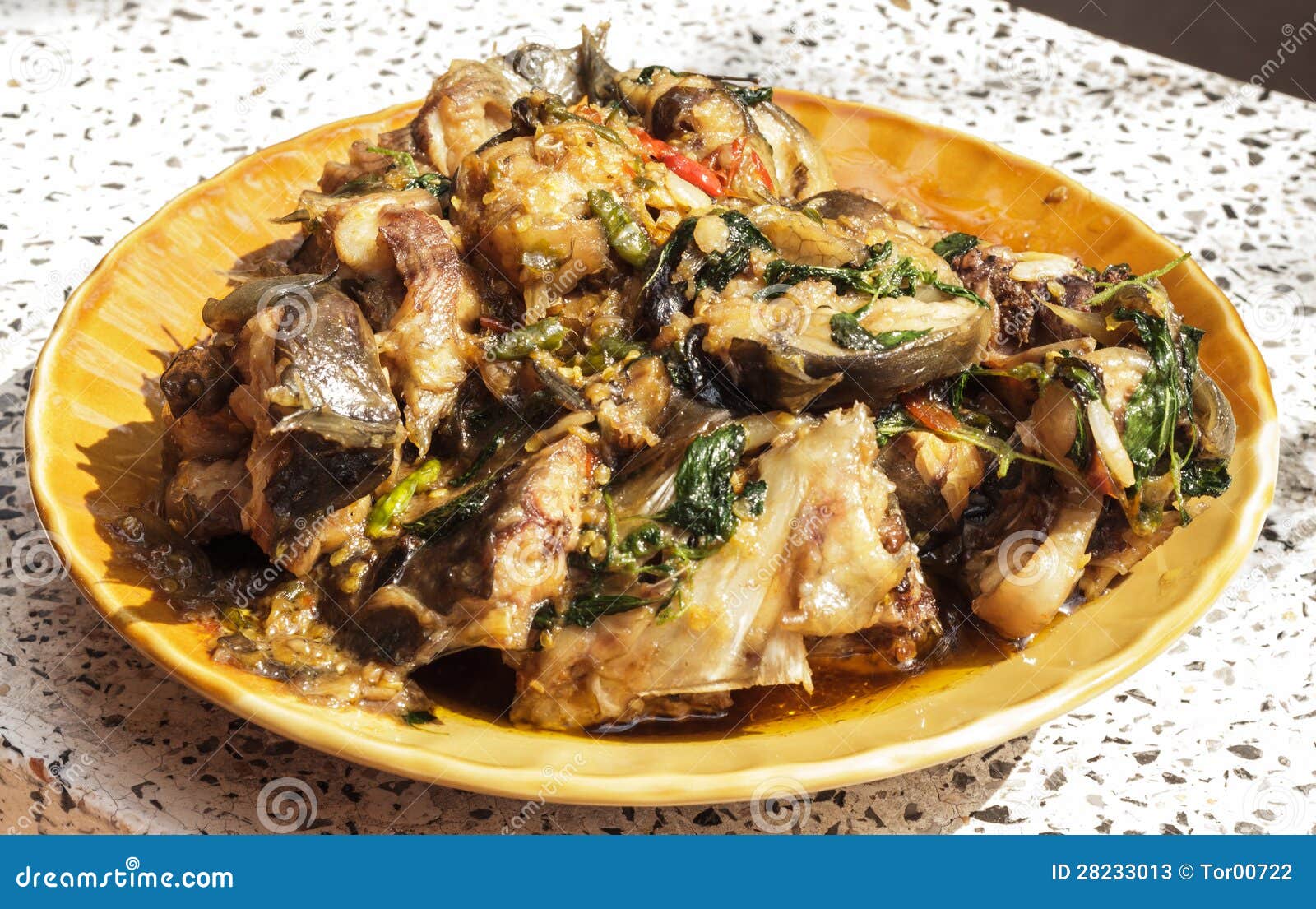 Siluro Frito Picante Del Stir Imagen de archivo - Imagen de cena ...