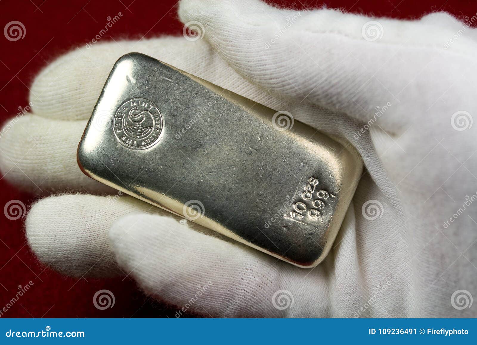 Silver Bullion Bar - Precious Metal Editorial Photo - Image of ounces, holding: 109236491