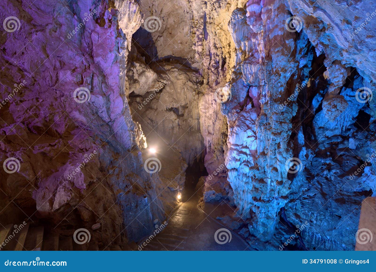 Silver Cave Yangshuo Guangxi Province Stock Photo - Image of guilin ...