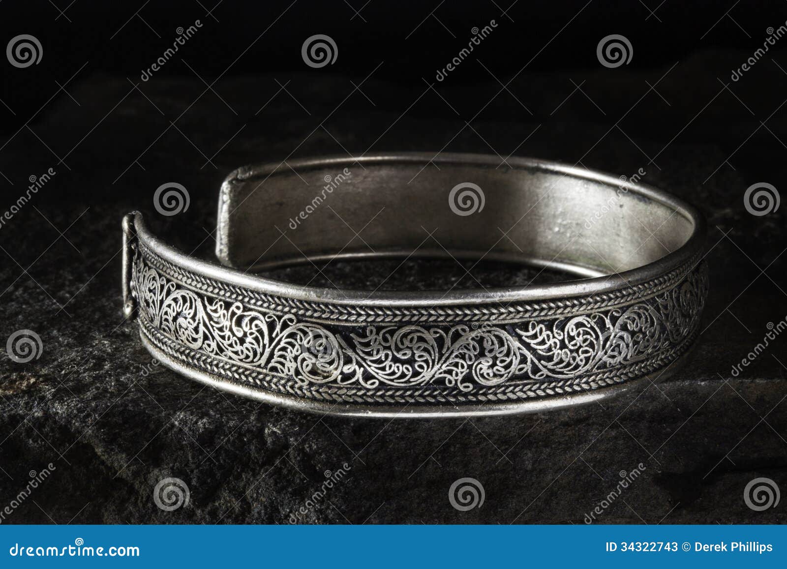 926 Silver Celtic Stock Photos - Free & Royalty-Free Stock Photos from ...