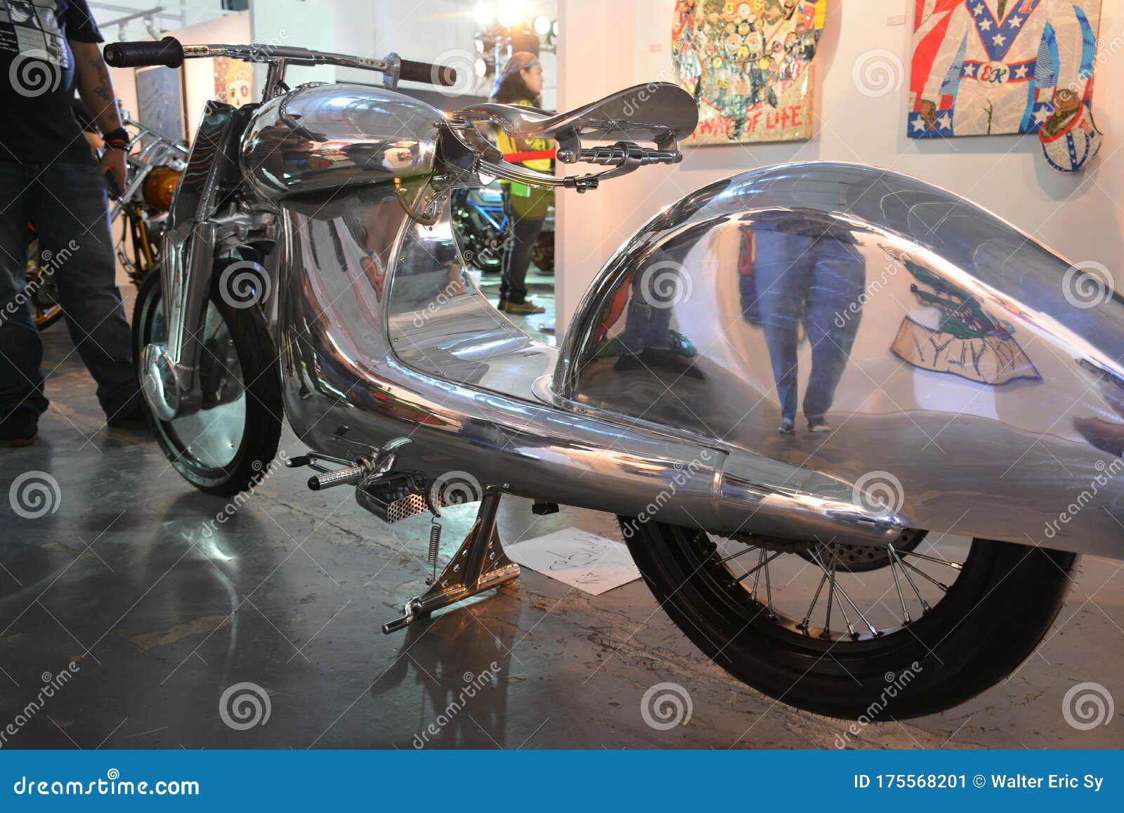 Customized Motorcycle With V-twin Cylinder Motorcycle Engine With ...