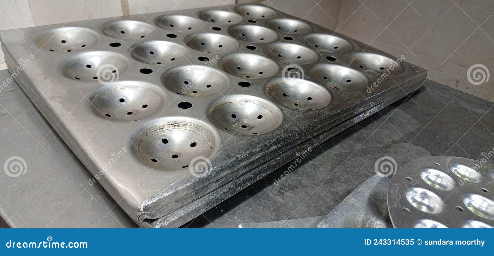 The Silver Idly Making Trays Stock Image - Image of circle, silver ...