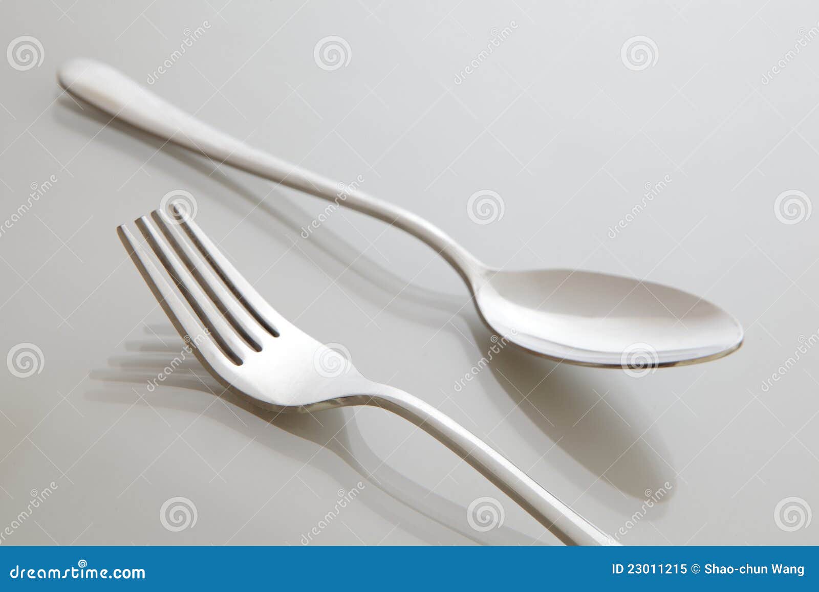 Silver Metal Fork and Spoon Stock Image - Image of plate, backgrounds ...
