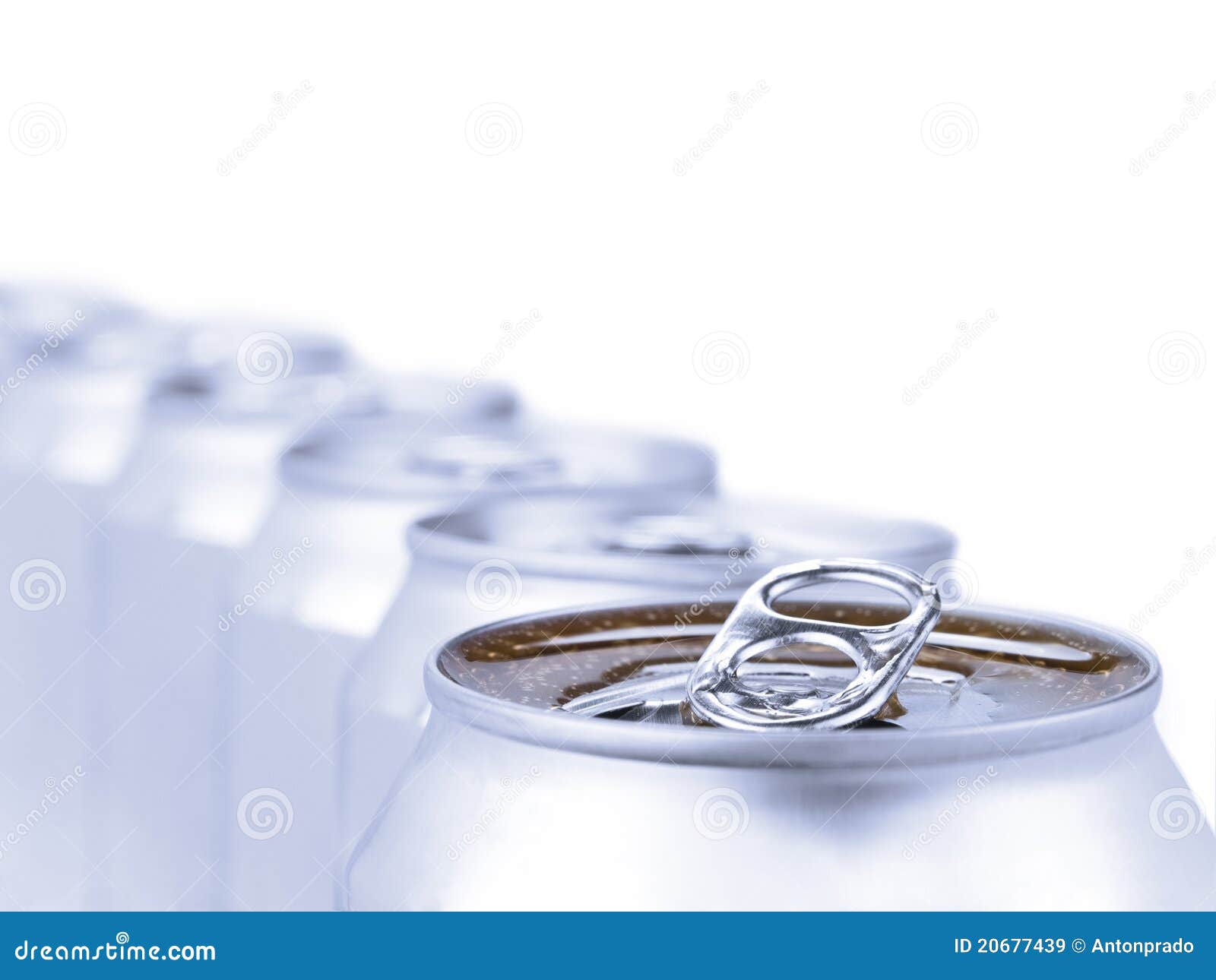 Silver soda cans stock image. Image of horizontal, drop - 20677439