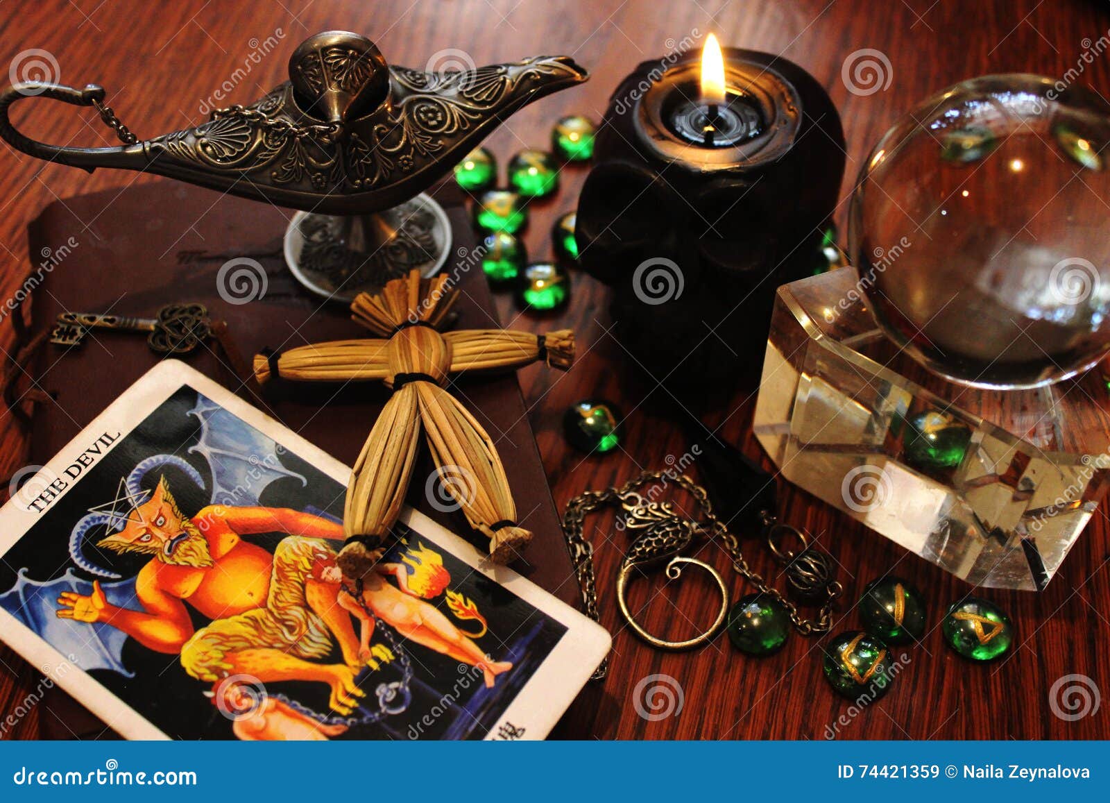 Simboli Ed Elementi Di Magia Nera Immagine Stock - Immagine di sfera ...