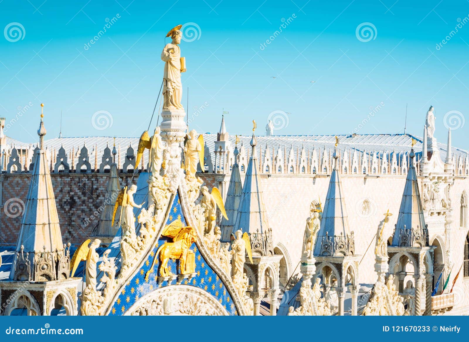 Simbolo Del Leone Di Venezia Immagine Stock - Immagine di spine, arte ...