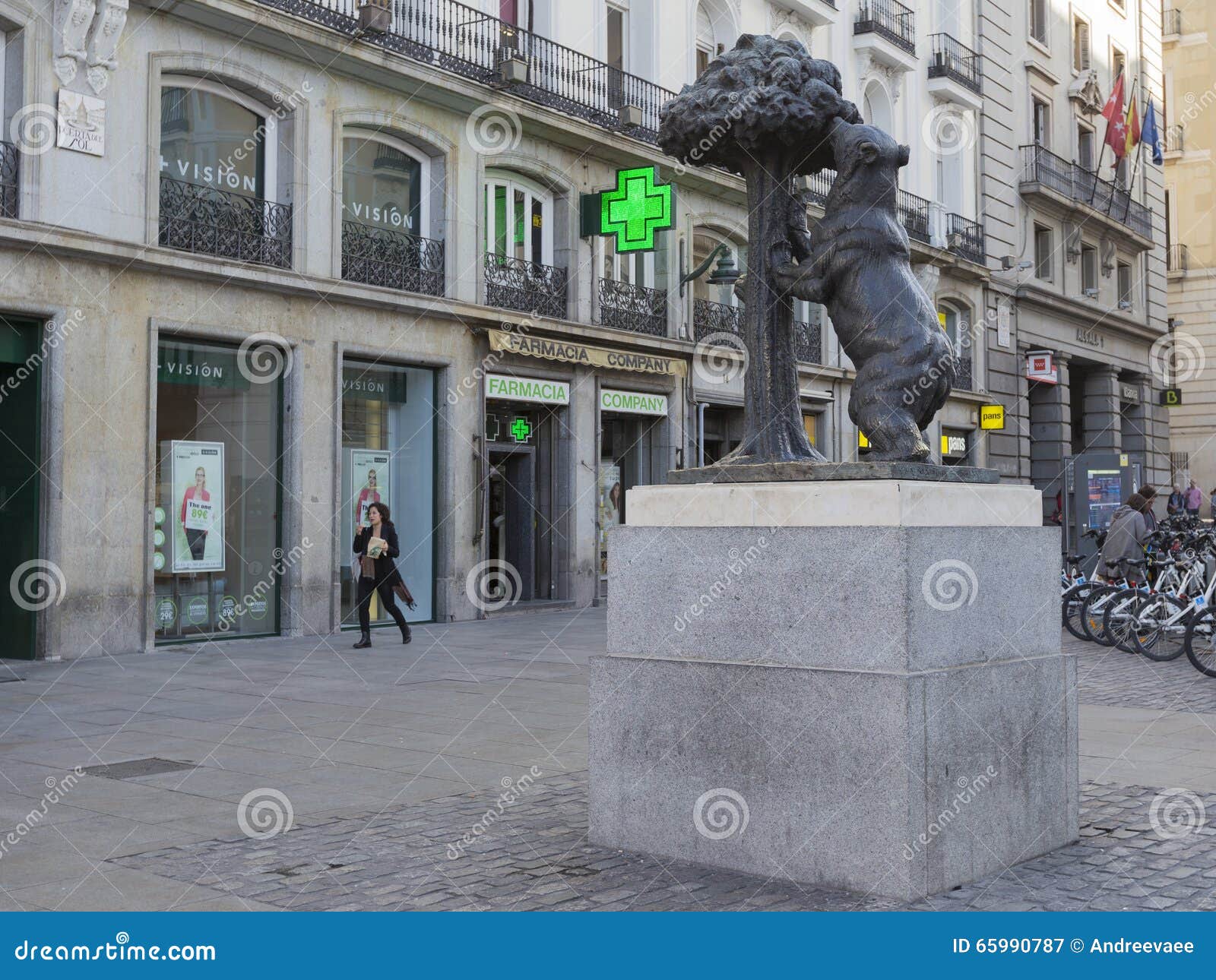 Simbolo Di Madrid - Orso Bronzeo Fotografia Editoriale - Immagine di ...