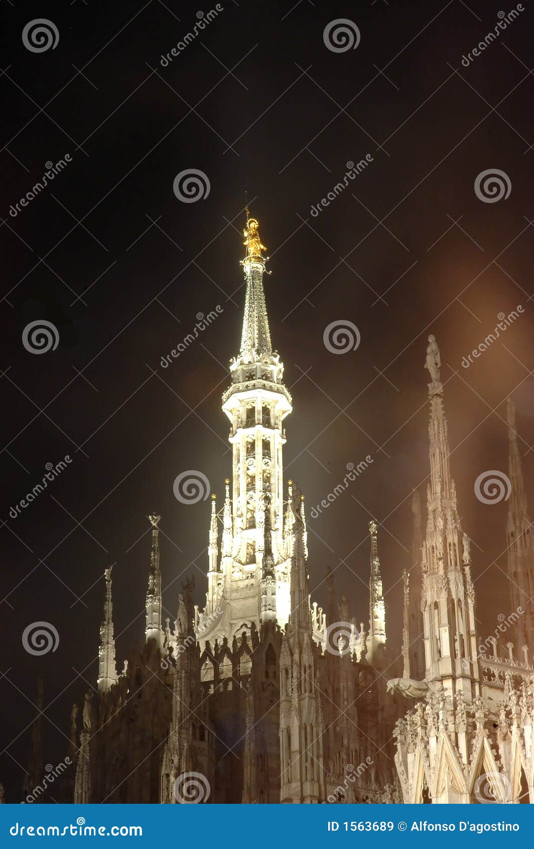 Simbolo di Milano, Italia immagine stock. Immagine di impressionante ...