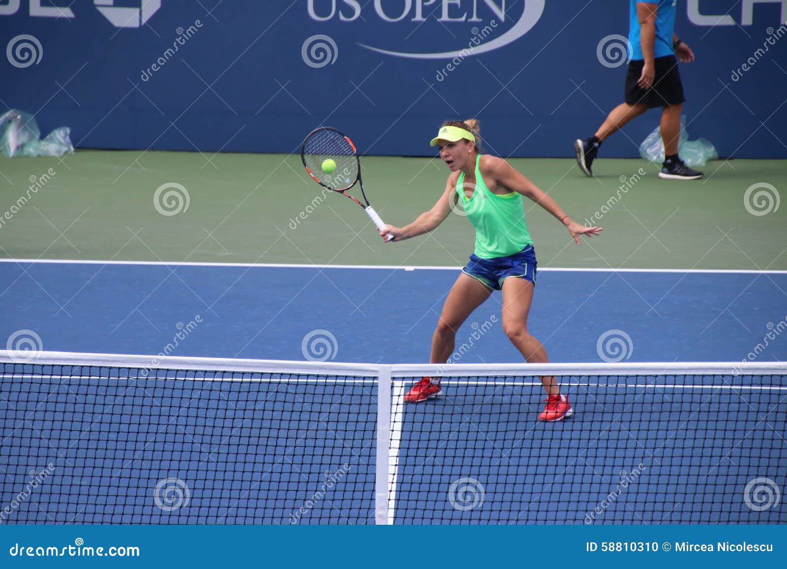 Simona Halep editorial image. Image of open, flushing - 58810310