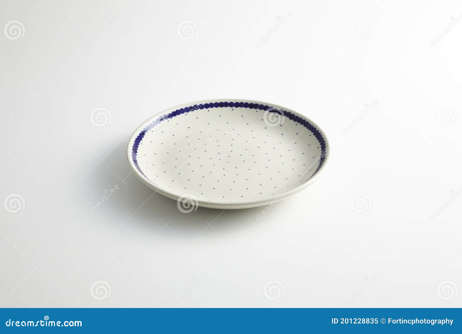 Simple and empty plate stock image. Image of black, brown - 201228835