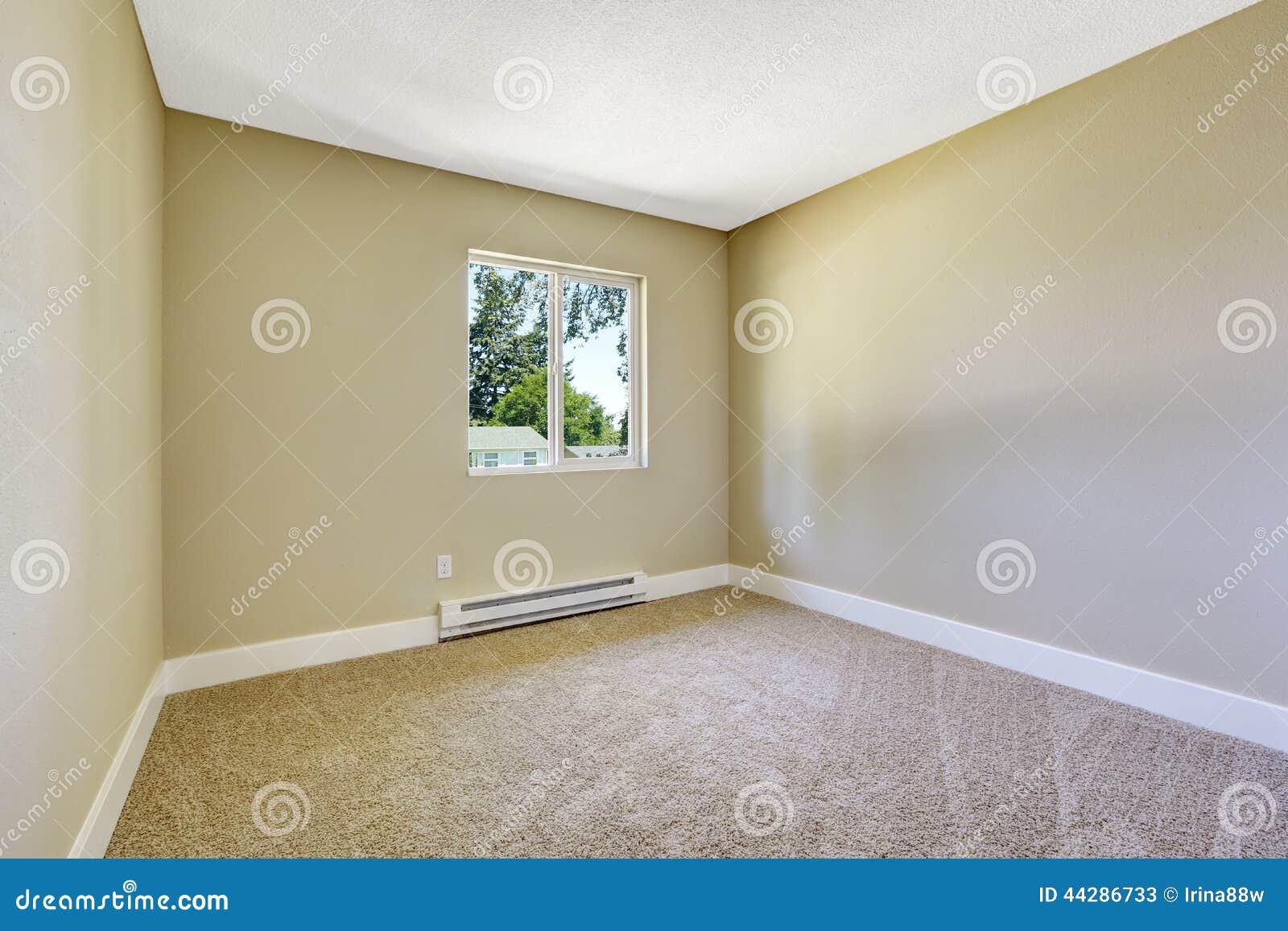 Simple empty room. stock image. Image of ceiling, simple - 44286733