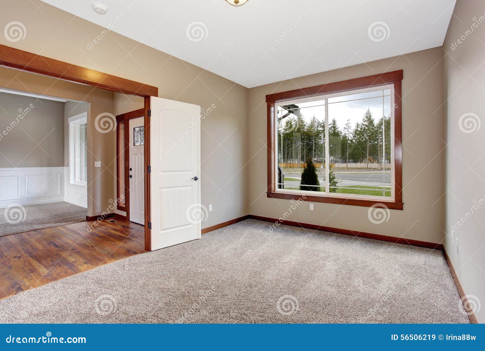 Simple Empty Room with Lots of Space and Carpet. Stock Image - Image of ...