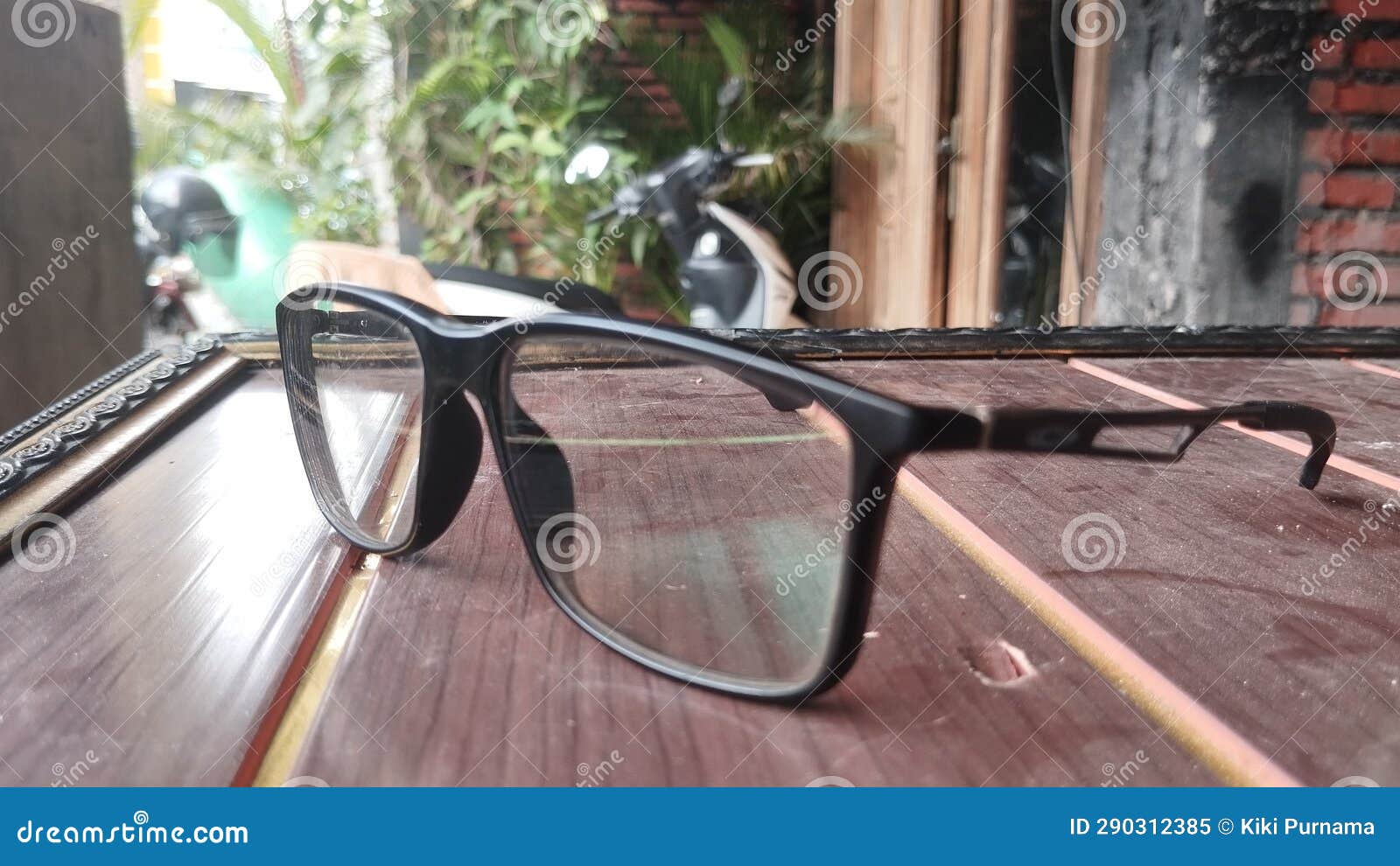 Simple glasses stock image. Image of hair, glasses, sunglasses - 290312385
