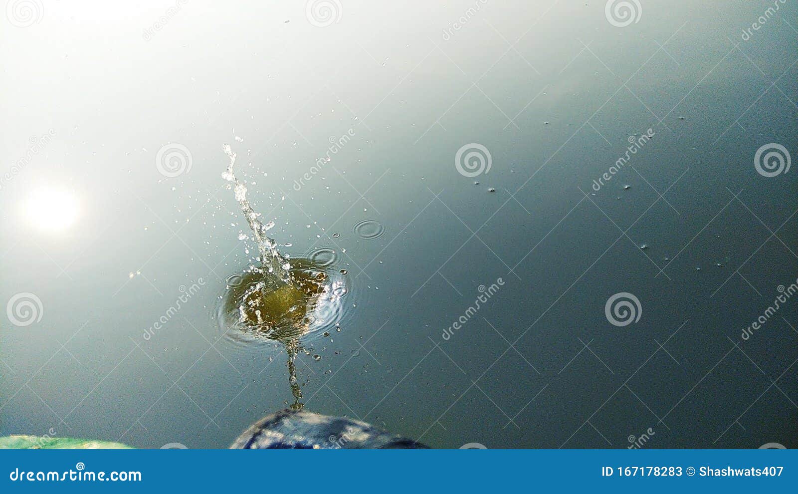 Simple Image of Water Sun Reflection 库存图片 - 图片 包括有 图象, 倾销: 167178283