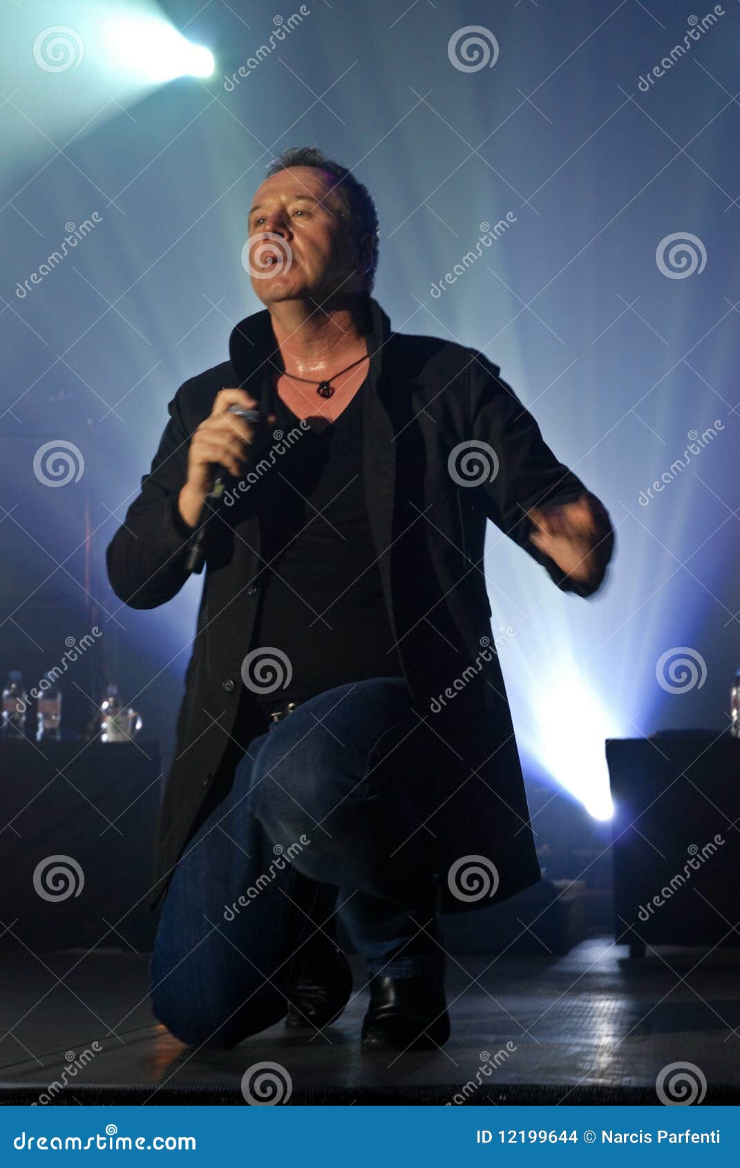 Simple Minds in Concert editorial stock image. Image of charlie - 12199644