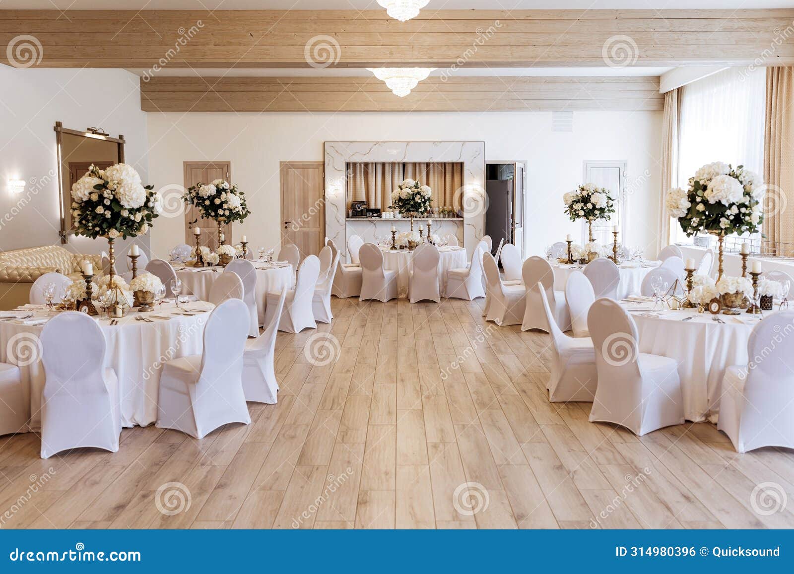Minimalist Wedding Reception Stock Photo - Image of reception ...