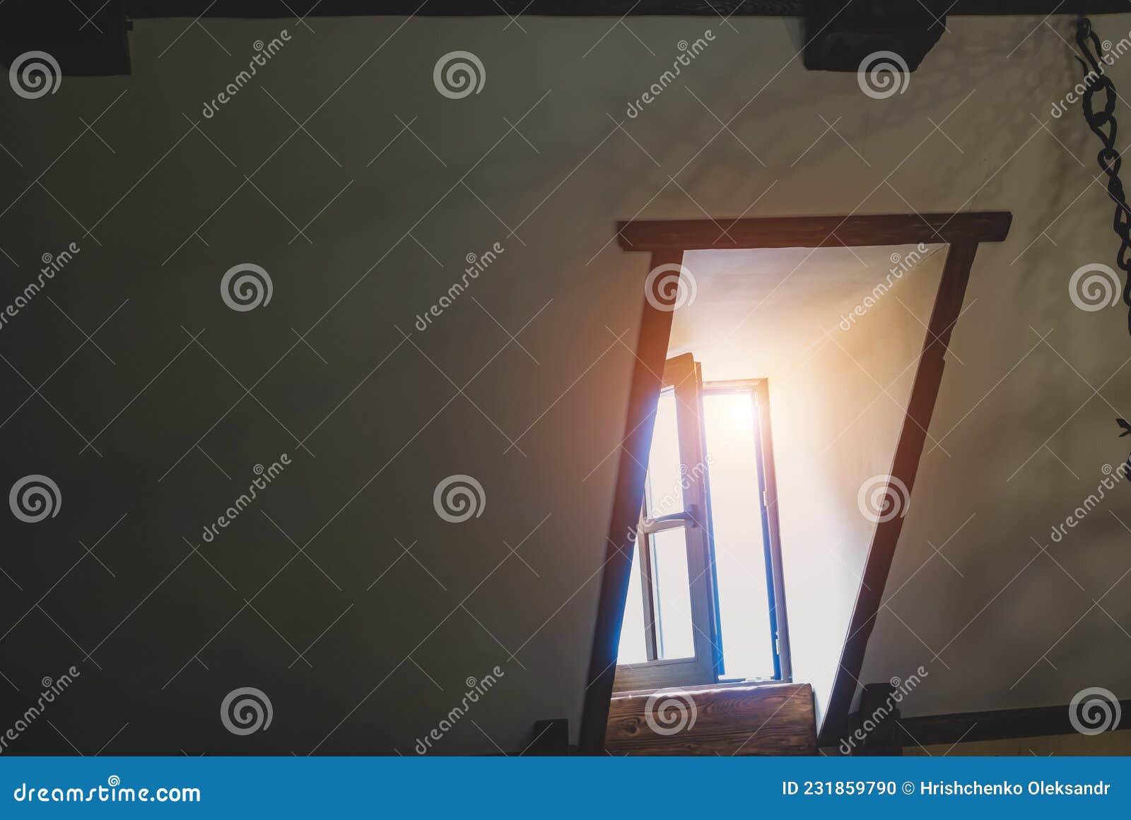 Simple Ventana Rectangular En El Interior Del Edificio Foto de archivo ...