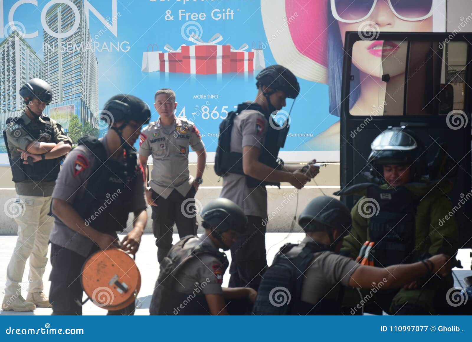 Simulation of Bomb Security in Hotel Crown Semarang Editorial ...