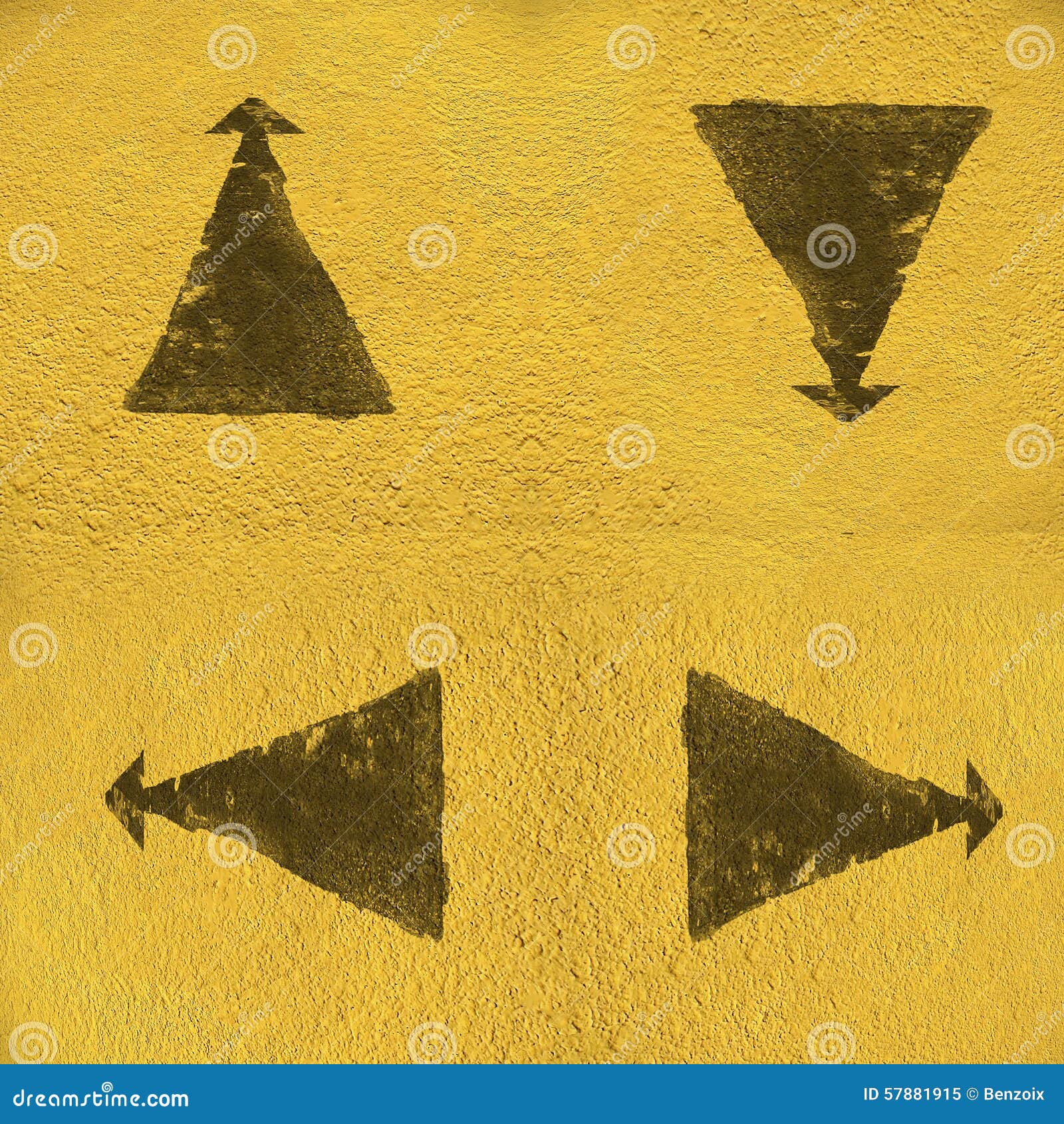 Sinais na parede amarela imagem de stock. Imagem de sinal - 57881915