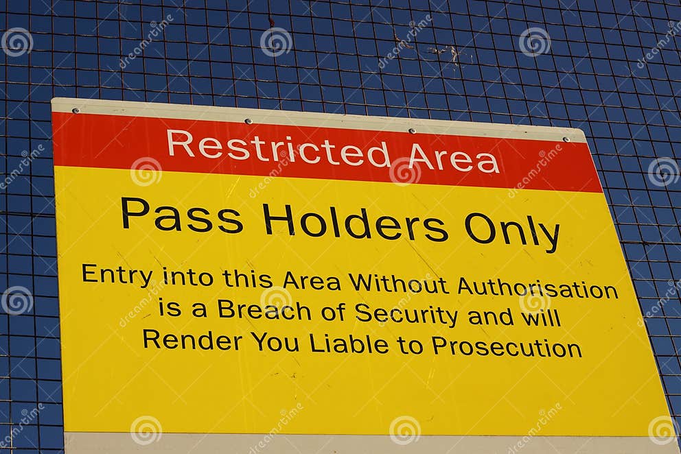 Sinal da área interditado foto de stock. Imagem de engranzamento - 31589722