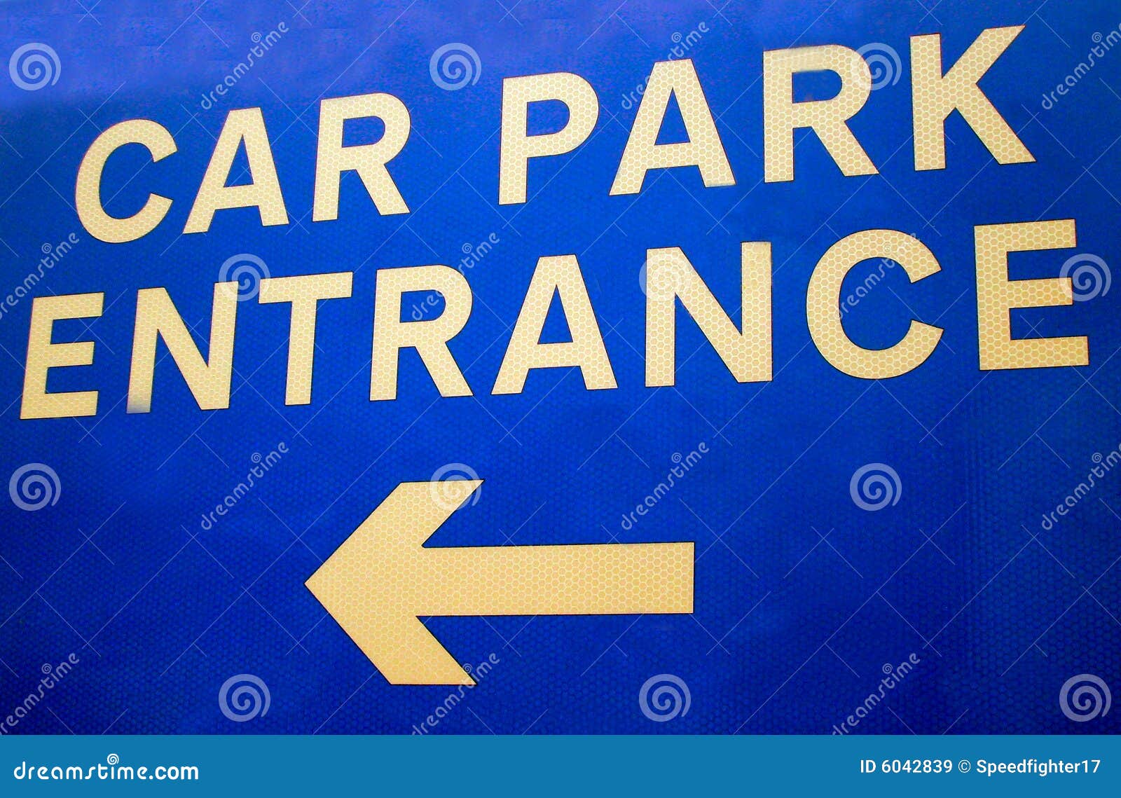 Sinal Da Entrada Do Parque De Estacionamento Imagem de Stock - Imagem ...