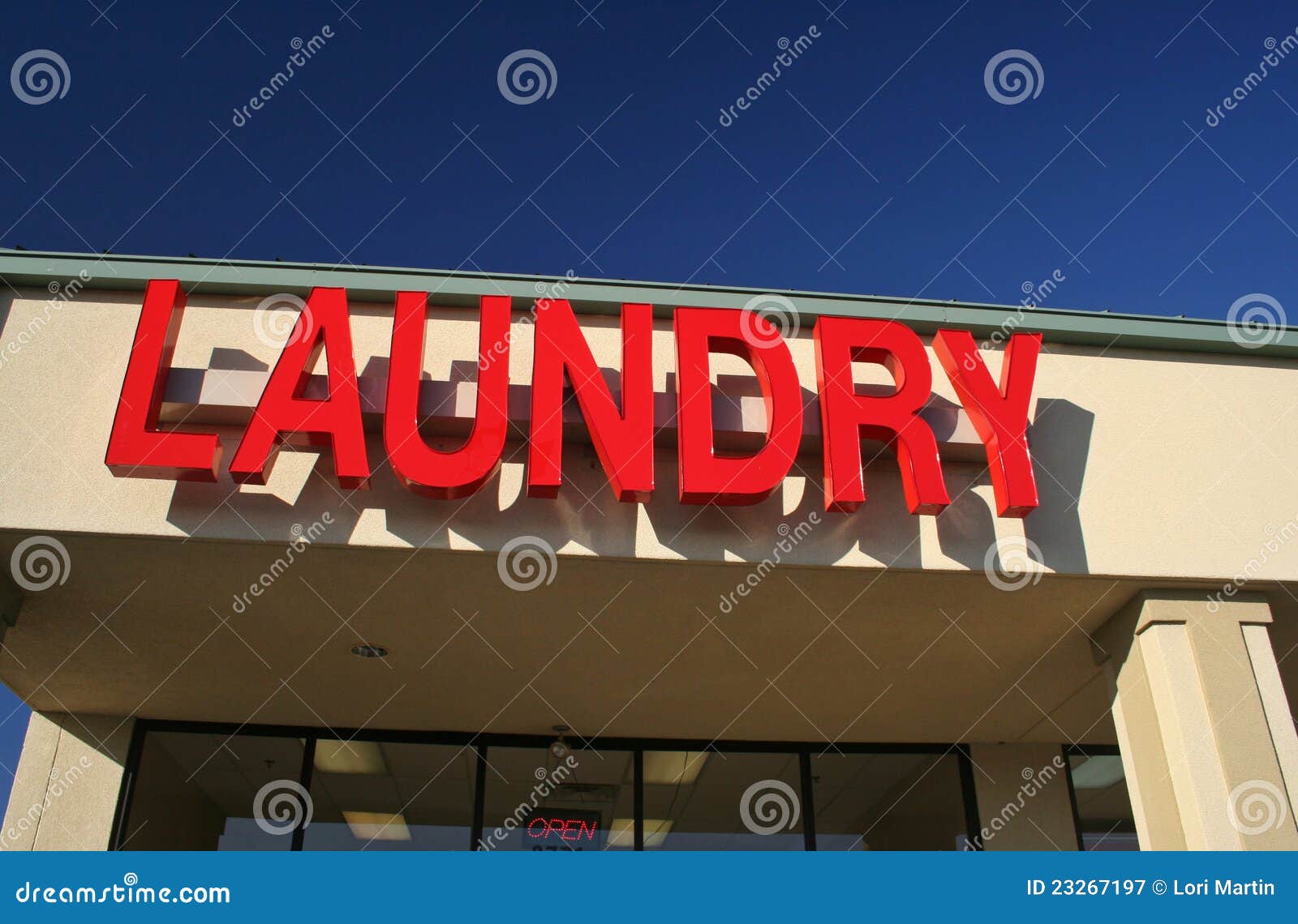 Sinal da lavanderia imagem de stock. Imagem de vermelho - 23267197