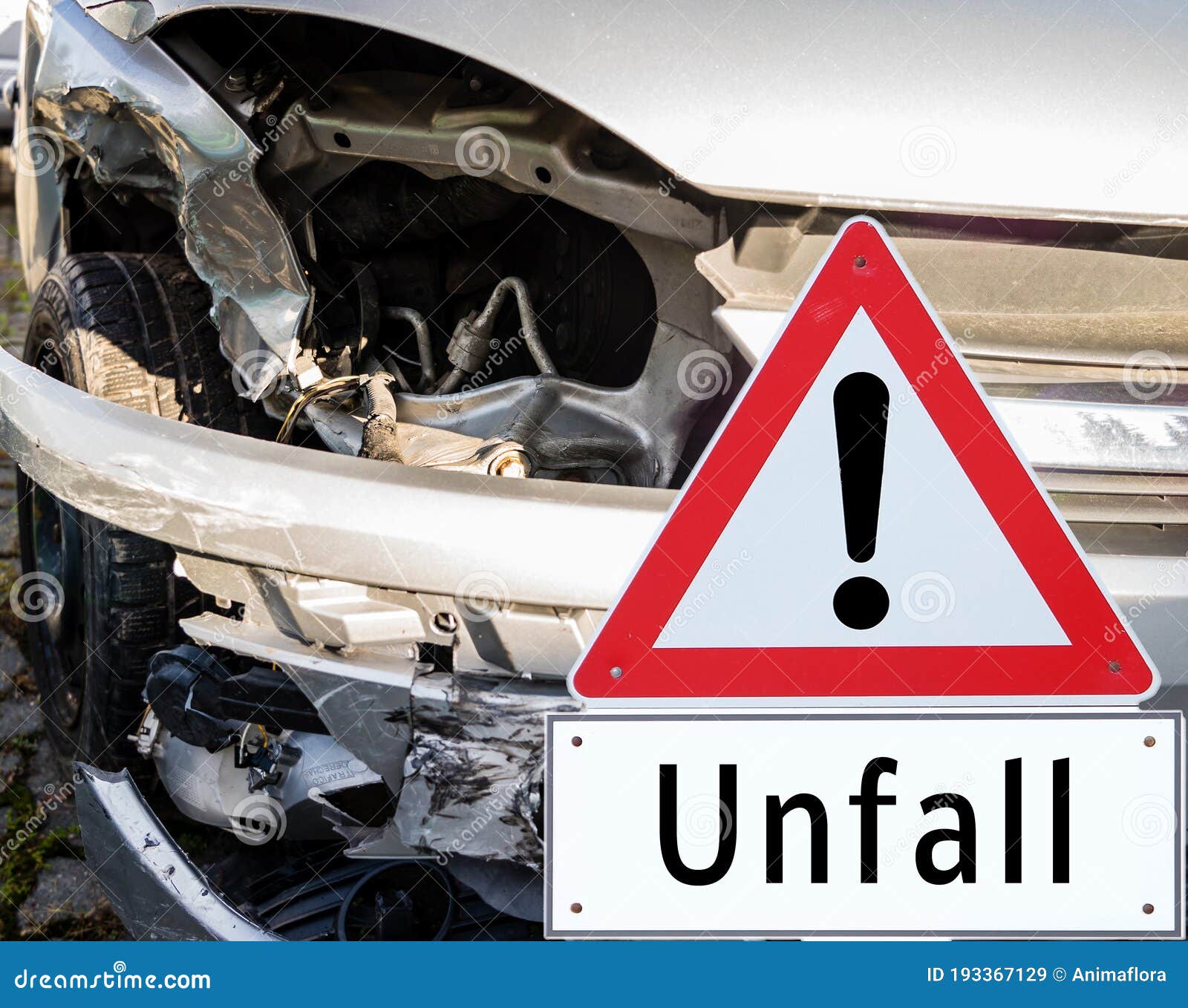 Sinal De Aviso De Acidente De Carro Imagem de Stock - Imagem de parcial ...