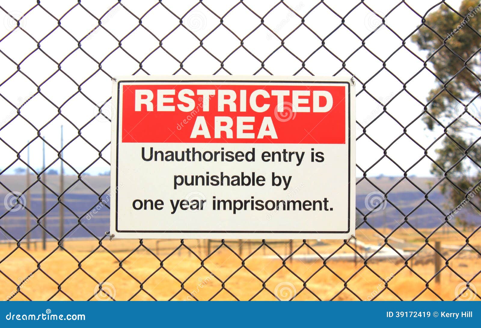 Sinal De Aviso Da área Interditado Imagem de Stock - Imagem de texto ...