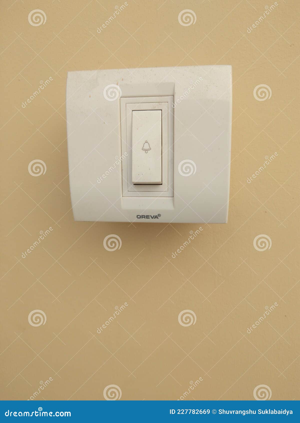 Sinal De Chamada Na Parede . Imagem de Stock - Imagem de sino, texto ...