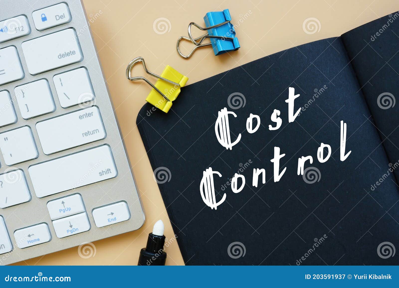 Sinal De Controlo De Custos Na Folha Imagem de Stock - Imagem de ...