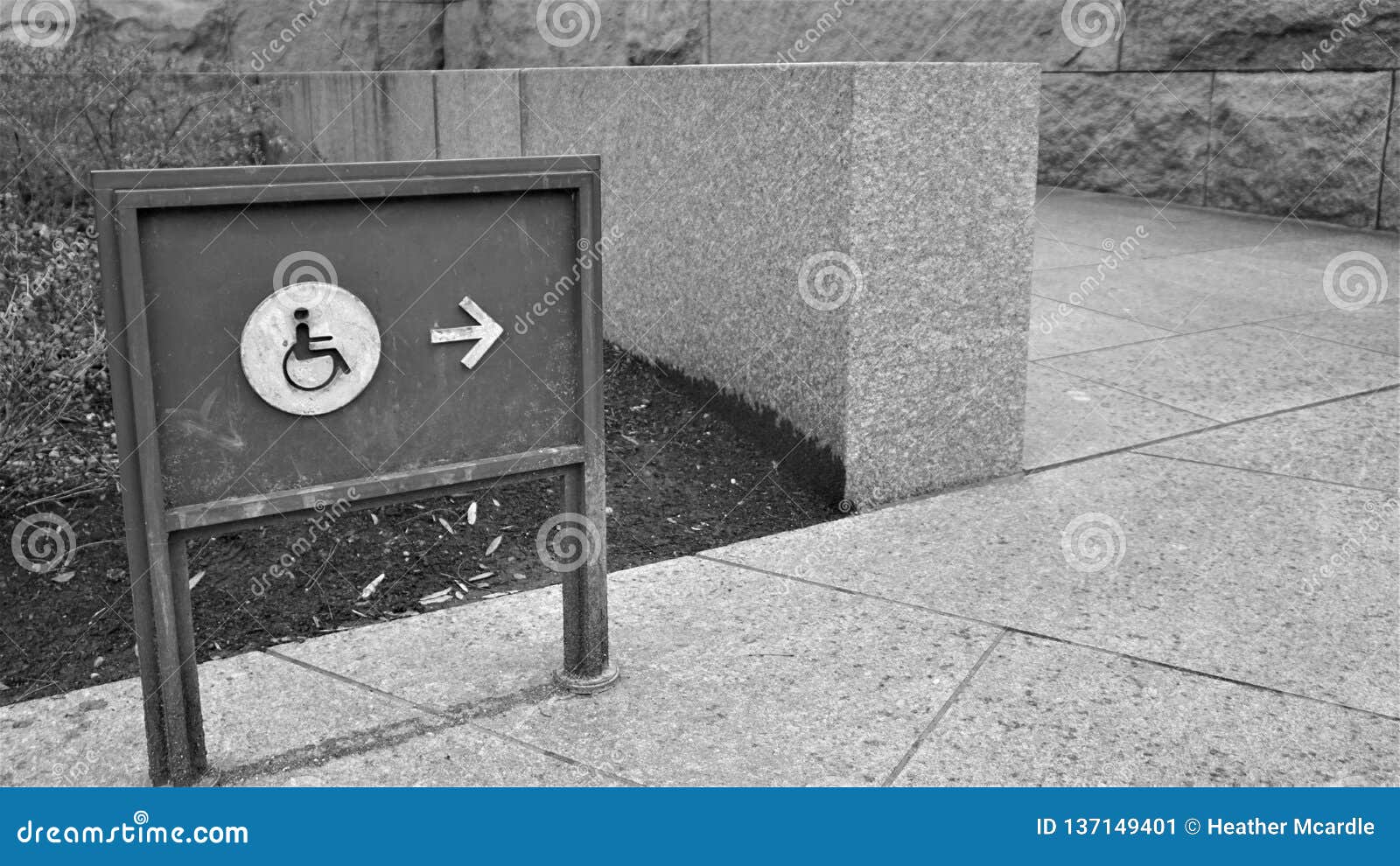 Sinal Deficiente Da Cadeira De Rodas No Parque Nacional Imagem de Stock ...