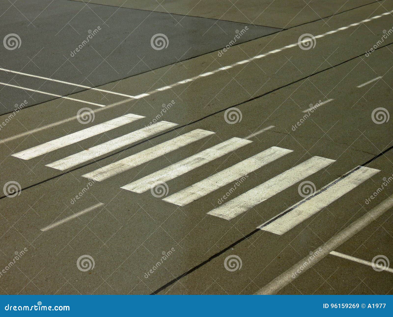 Sinal Do Cruzamento De Zebra Imagem de Stock - Imagem de curso ...