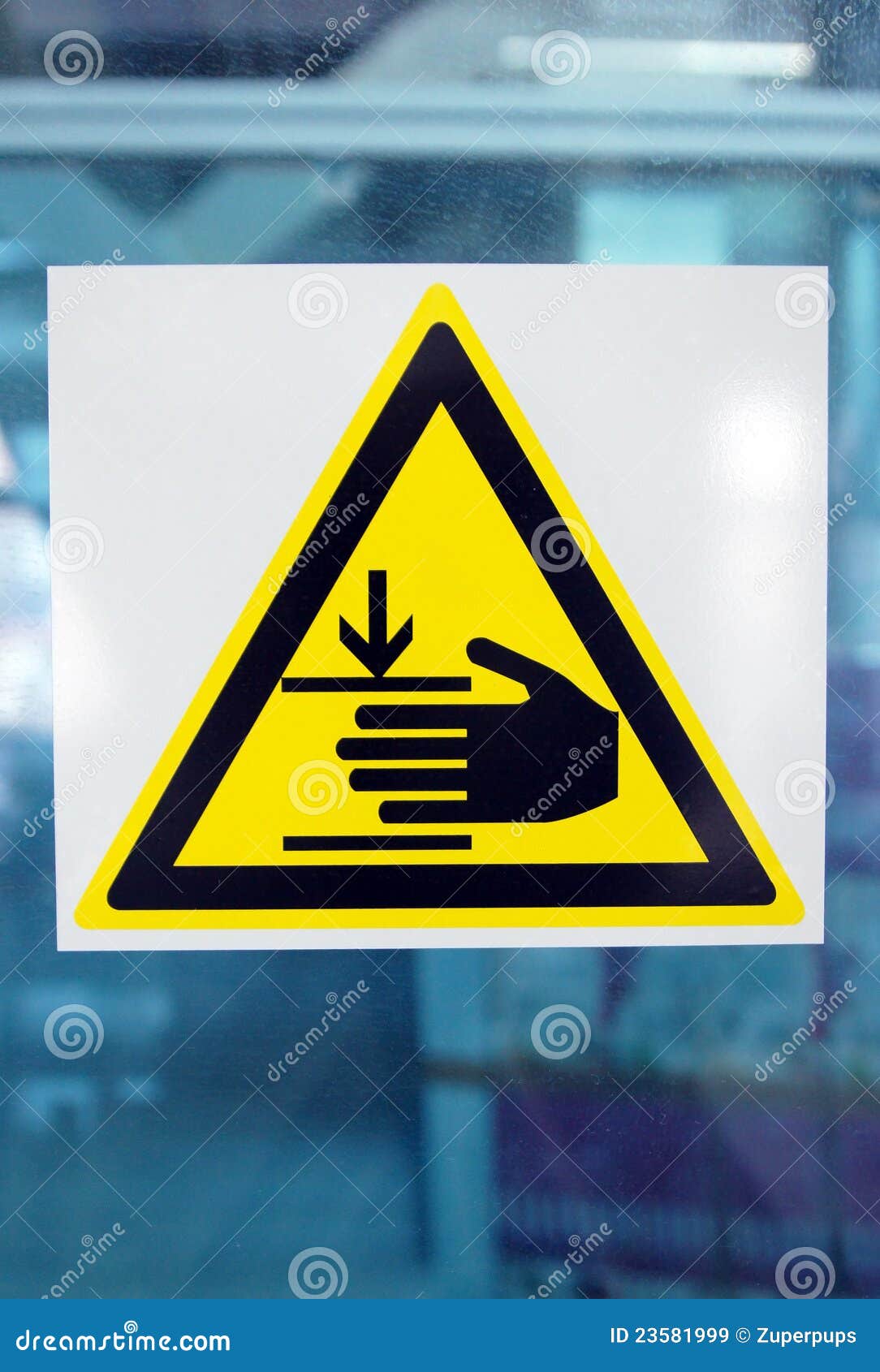 Sinal do perigo imagem de stock. Imagem de vidros, pedra - 23581999