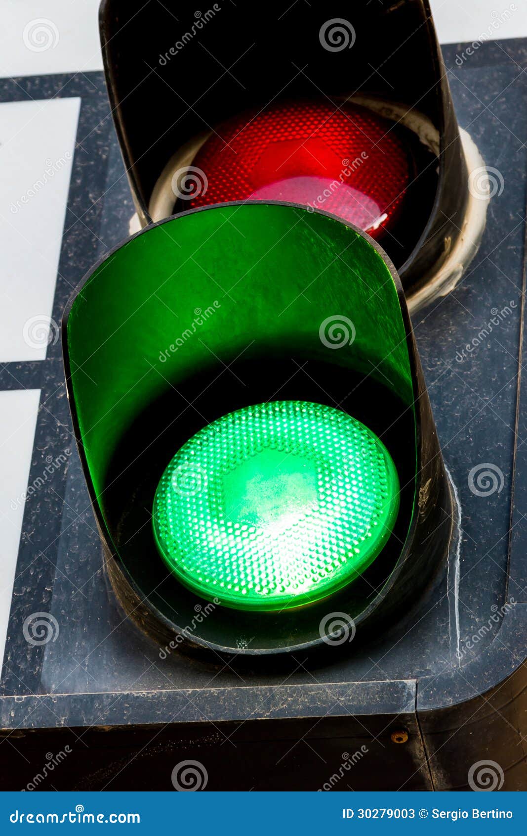 Sinal verde imagem de stock. Imagem de queimadura, cores - 30279003