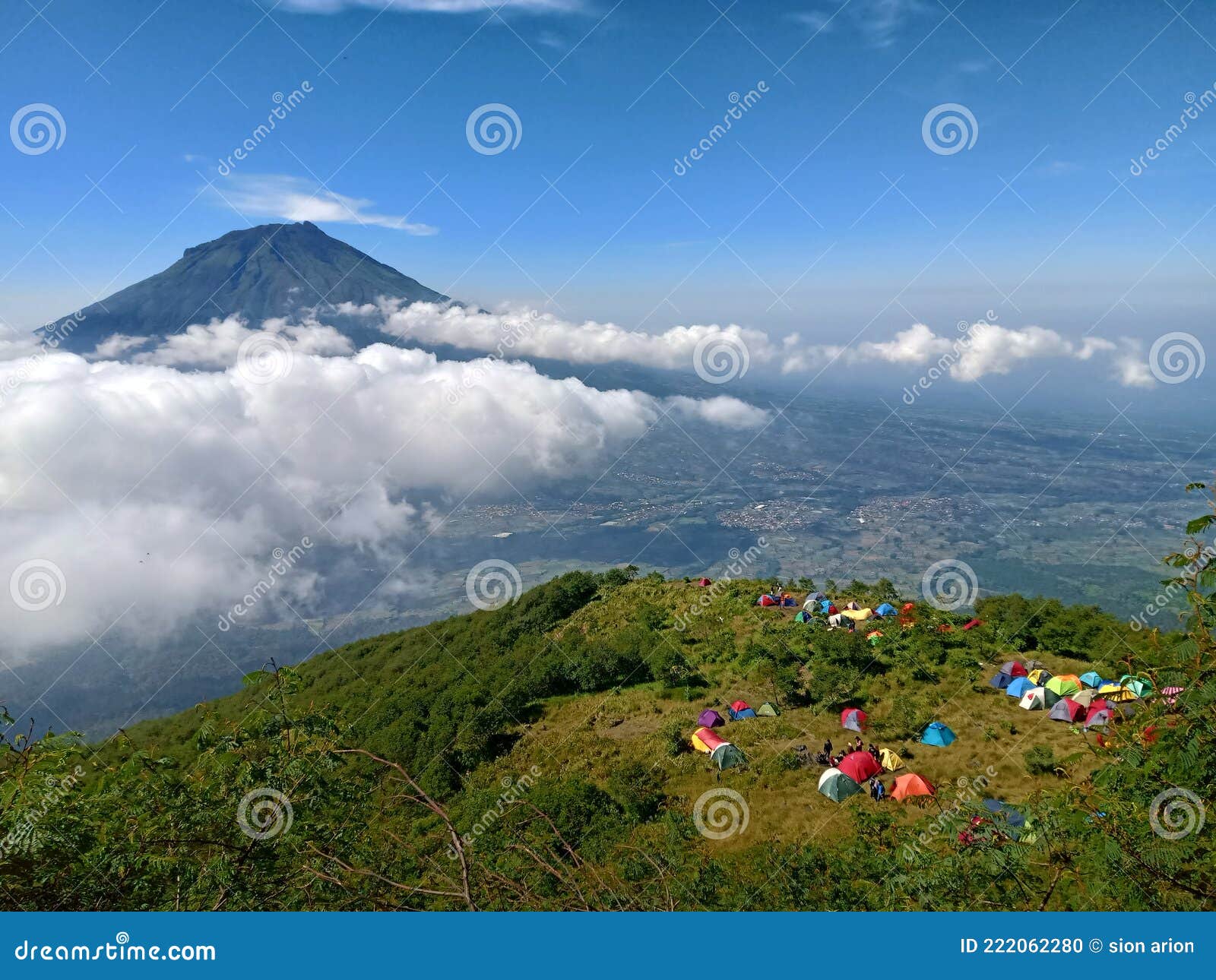 Sindoro Mountain, Central Java Editorial Image - Image of sumbing ...