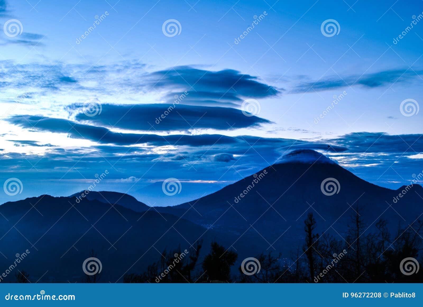 Sindoro Volcano in Central Java during Sunrise on Sikunir Hill Stock ...