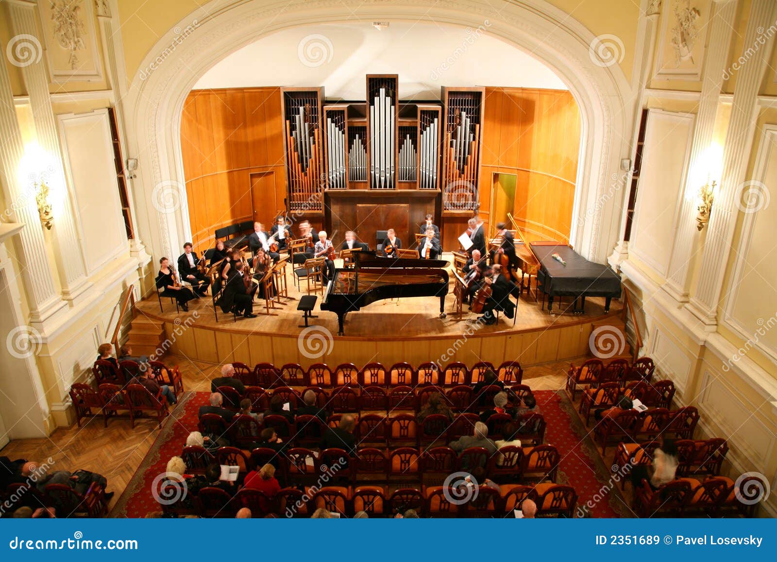 Sinfonia imagem de stock. Imagem de cultura, humano, popular - 2351689