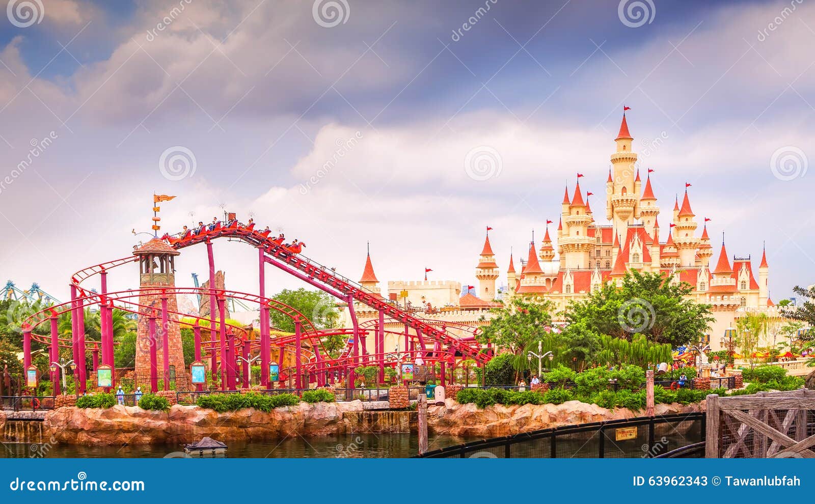 SINGAPORE-August 4: Beautiful Castle and Roller Coaster in Universal ...