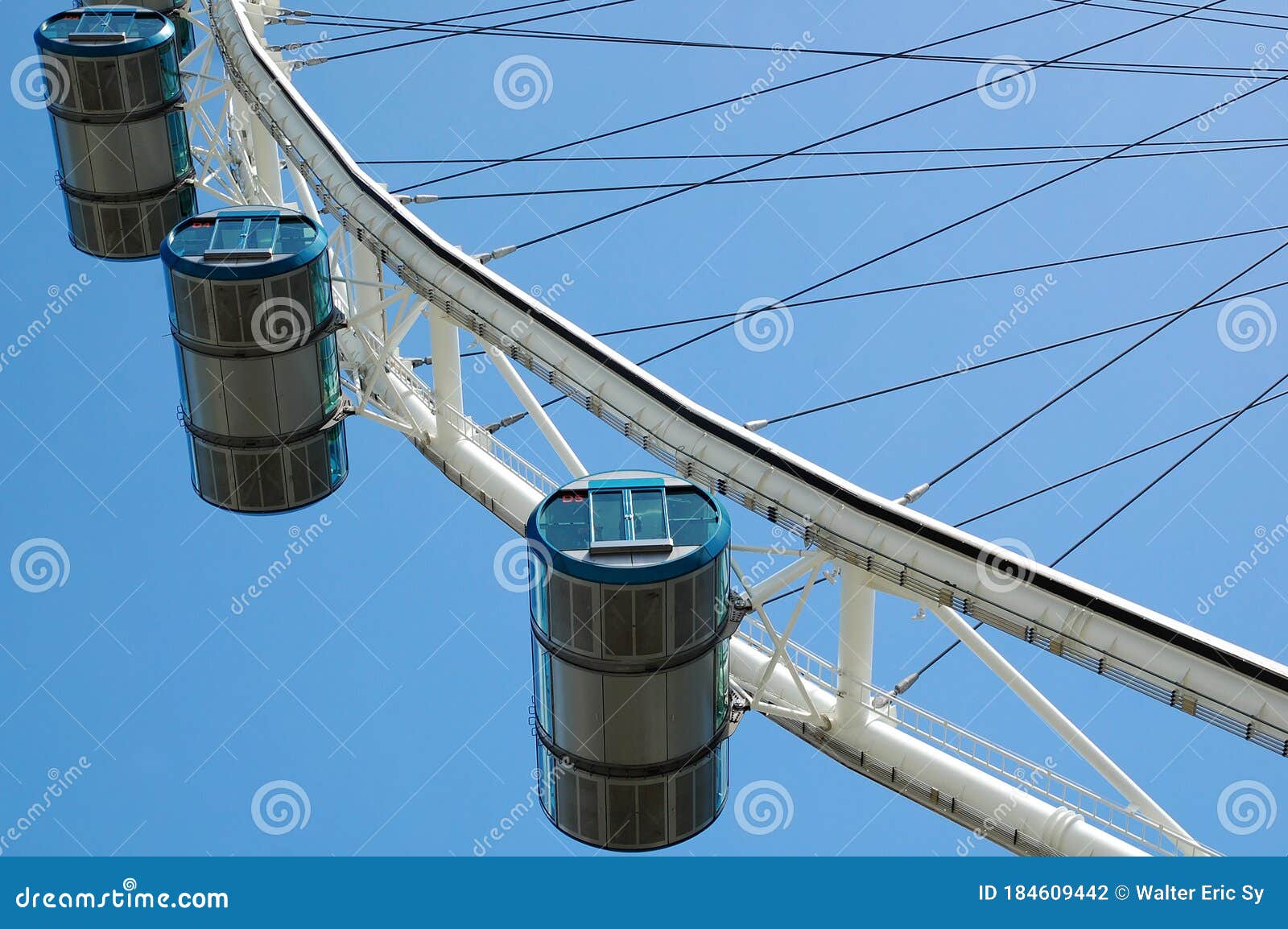 Singapore Flyer Pods in Singapore Editorial Photography - Image of ...