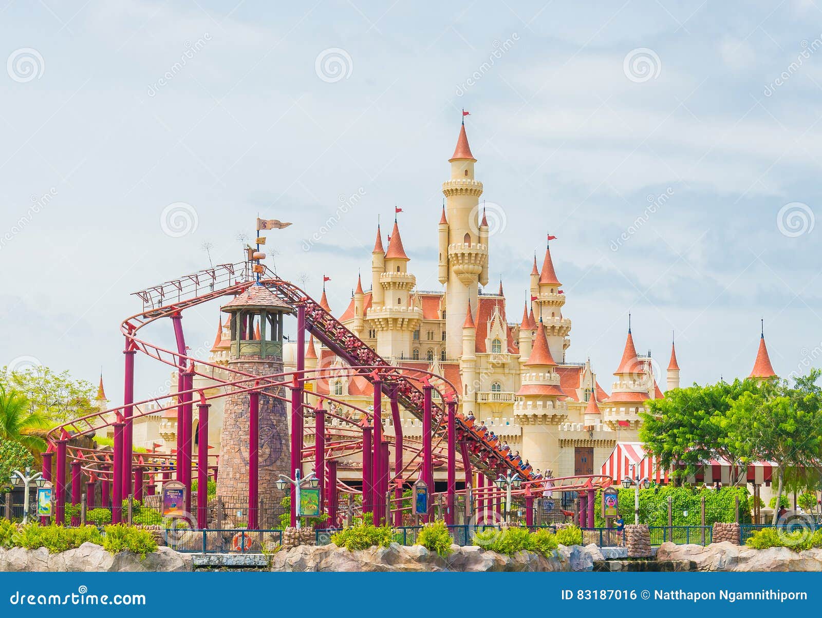 SINGAPORE-July 20 2015: Beautiful Castle and Roller Coaster in U ...