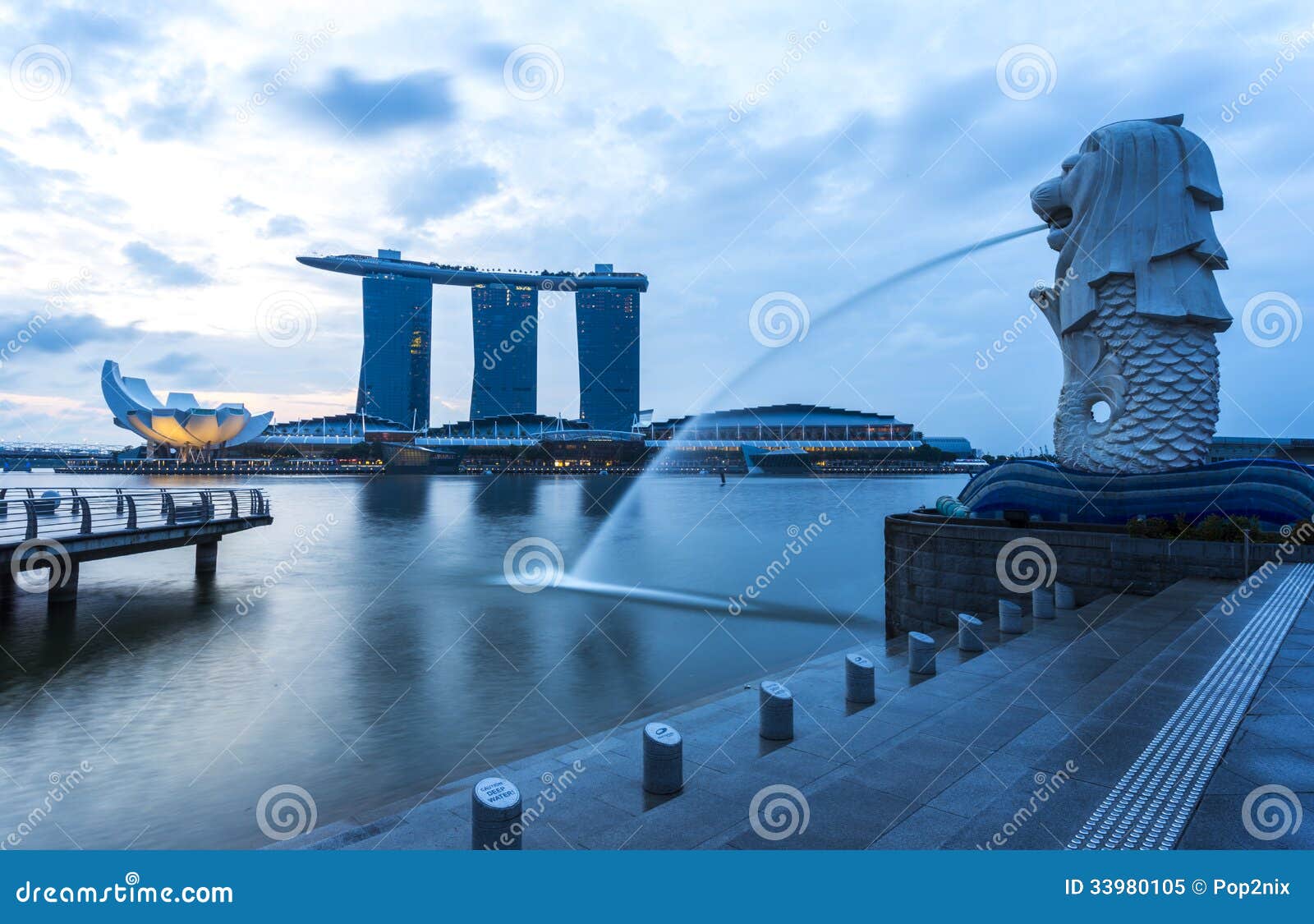 Singapore Landmark Merlion Editorial Photo | CartoonDealer.com #92138387 Singapore Landmark Merlion Editorial Photo | CartoonDealer.com #92138387