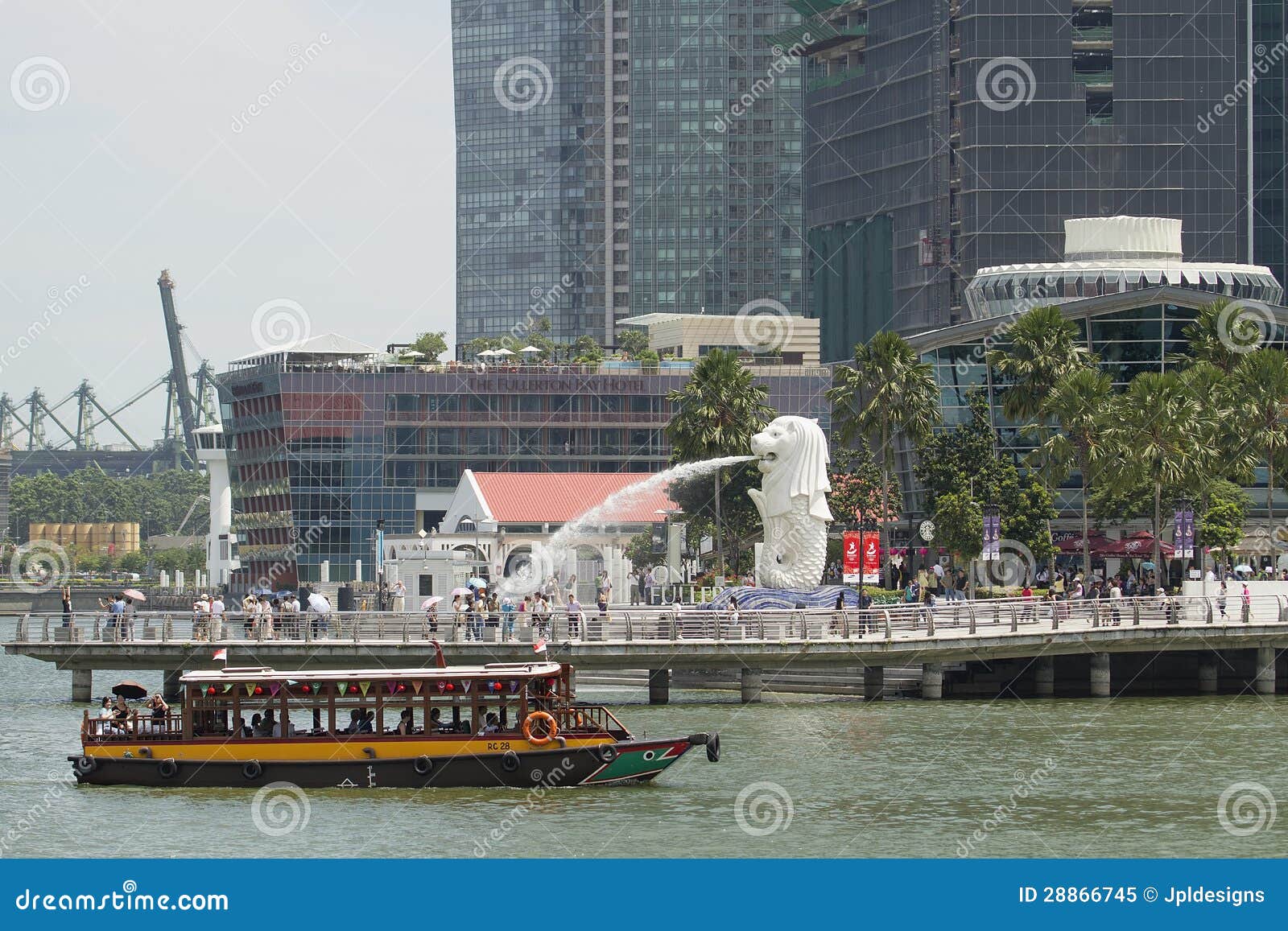 Singapore Merlion Park editorial image. Image of rides - 28866745