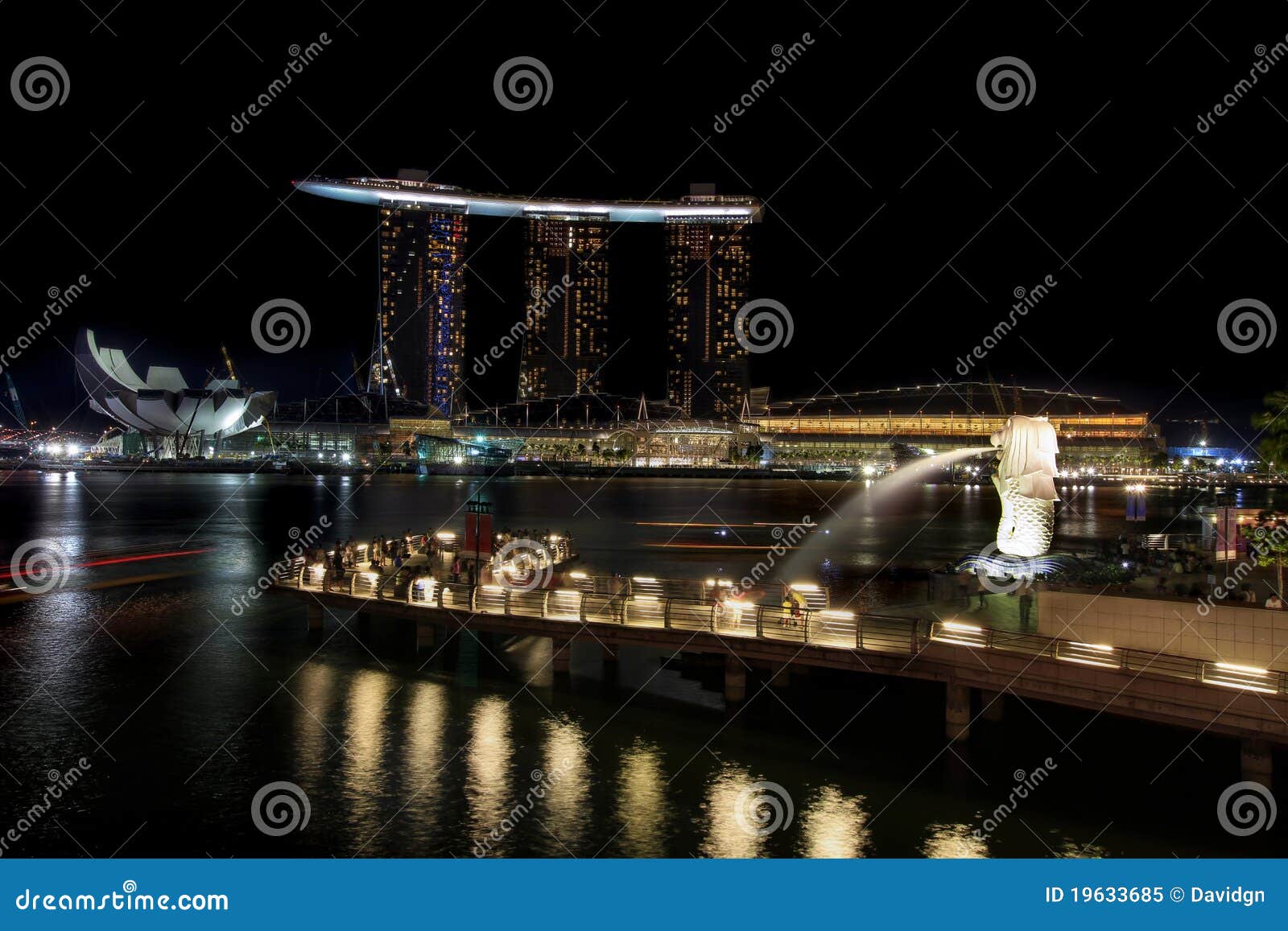 The Merlion Cub In Merlion Park - Singapore Tourism - Historic Landmark ...