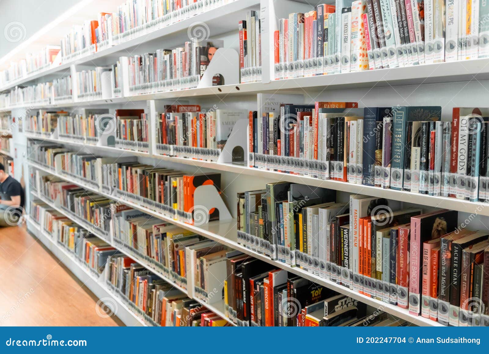 Singapore - November 18, 2020 : Modern Interior of the Library Orchard ...