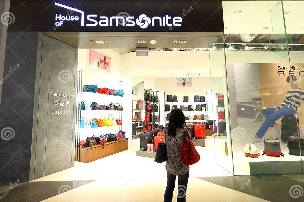 Singapore: Samsonite Retail Store Editorial Image - Image of display ...
