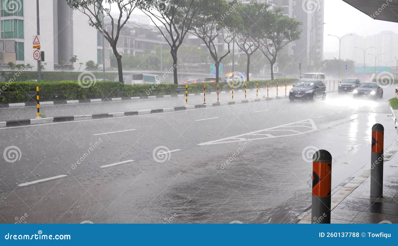 Singapore 25 September 2022. Heavy Raining in Singapore City Stock ...