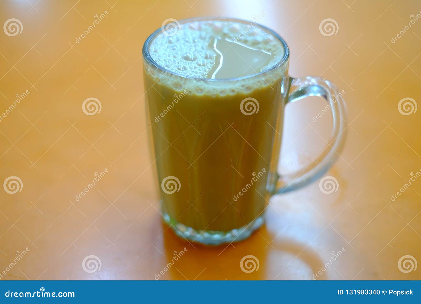 Singapore Teh Tarik or Pull Tea Stock Photo - Image of mixed, singapore ...