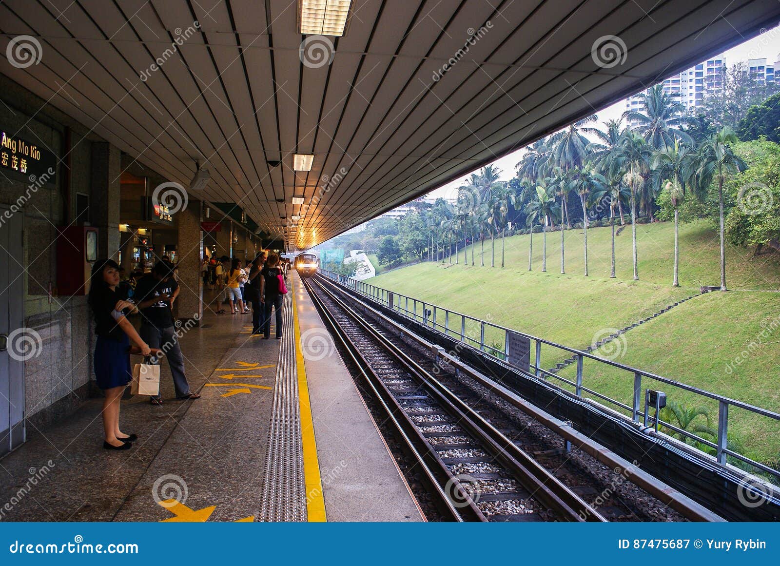 Singapore. Train Arrives at the Ang Mo Kio Station Editorial ...