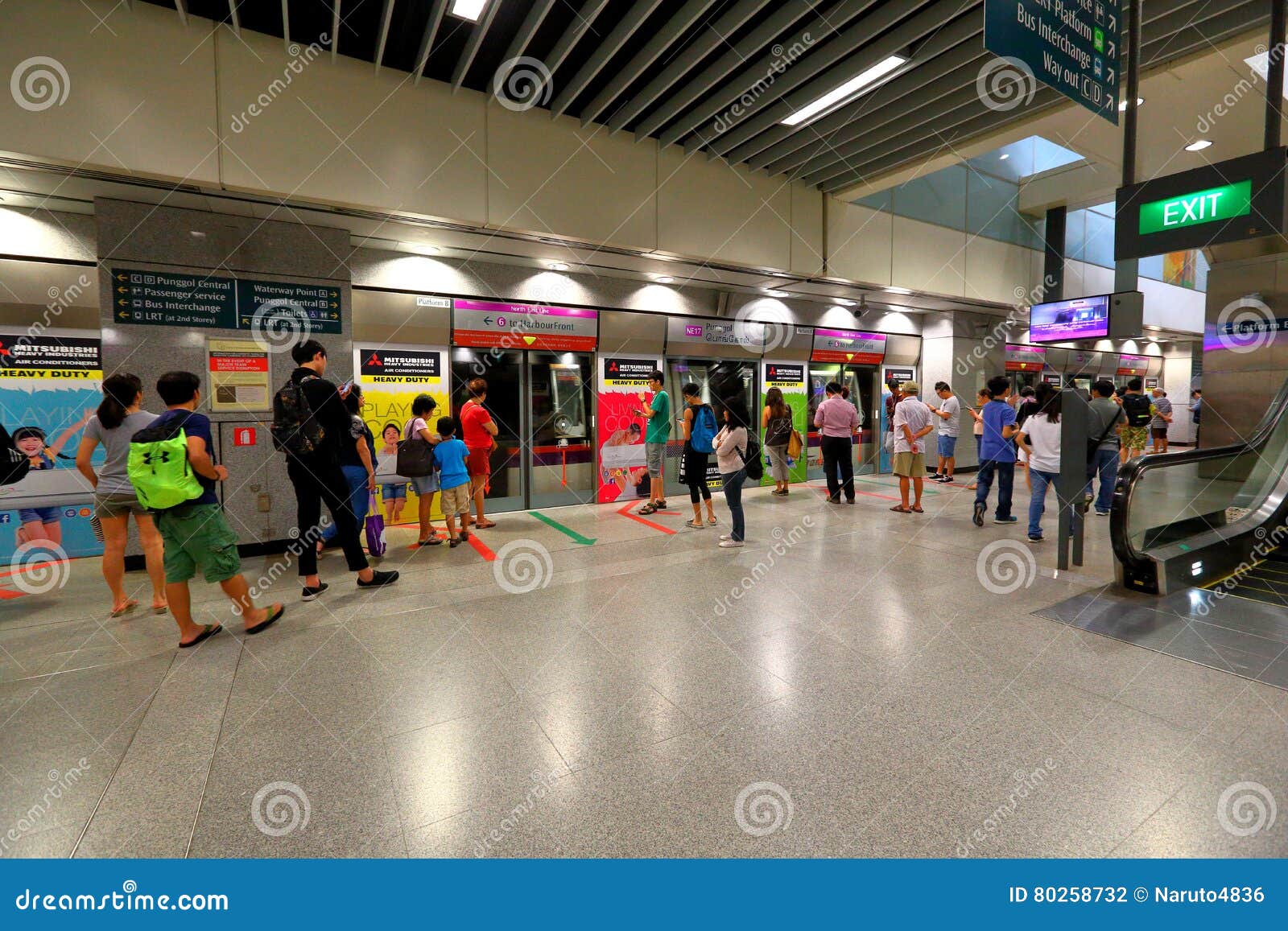 Singapore : Waiting To Board MRT Train Editorial Photography - Image of ...
